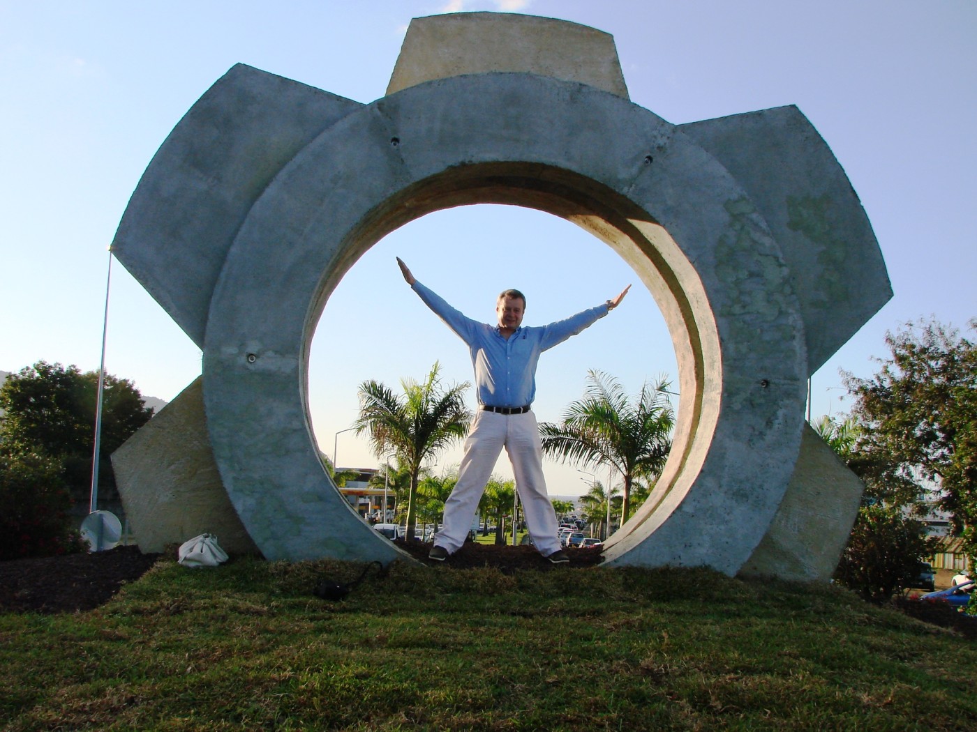 Vladimir Syromyatnikov, Father of the APAS, Honored on Reunion Island
